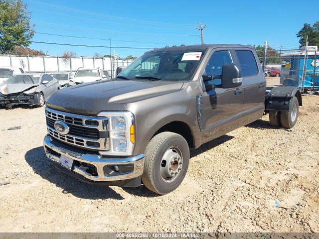 2023 FORD F-350 CHASSIS | SD Crew Cab