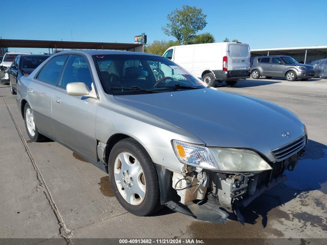 2000 LEXUS ES 300 | Sedan