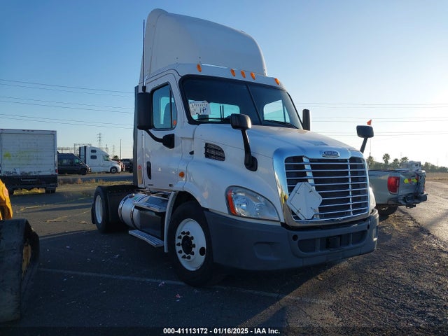 2012 Freightliner Cabover 2025 FREIGHTLINER M2106 Campbell Supply